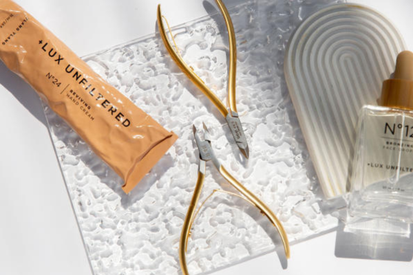 How to Use a Cuticle Nipper for Healthy Nails – Nghia Nippers USA